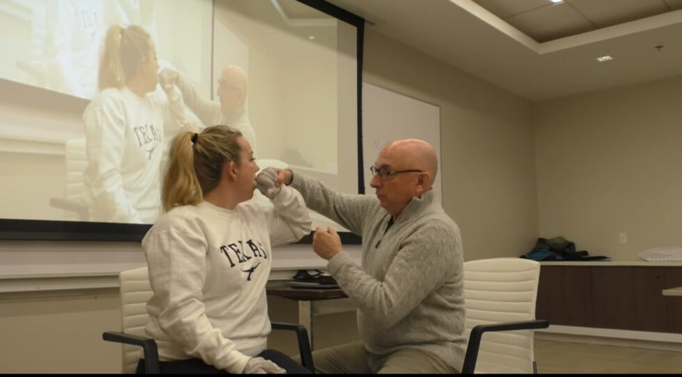 What Is Manual Touch Therapy for Voice and Swallowing? | Live Well ...